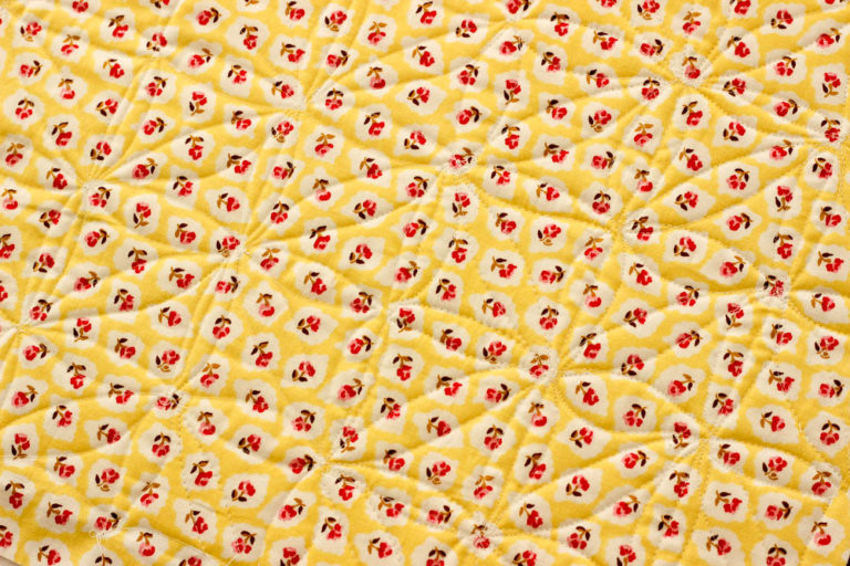 How to Quilt Continuous Curves and Flowers - Simple Handmade. Everyday